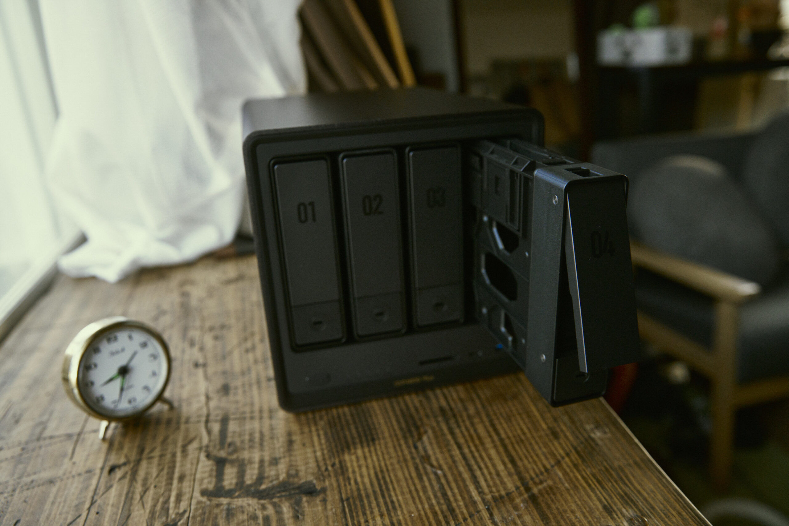 Ugreen DXP 4800 Plusを使い始めて20日｜10GbE接続とDockerの可能性、そしてUPSの話